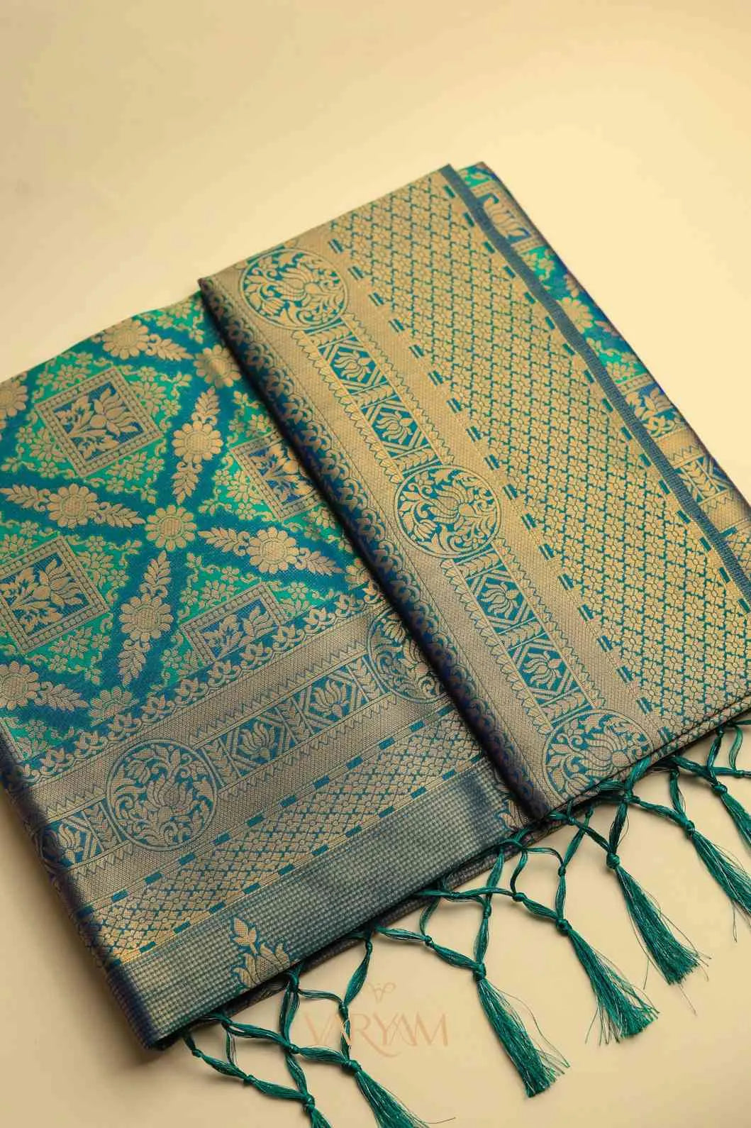 Amara Silk Green Saree – Varyam